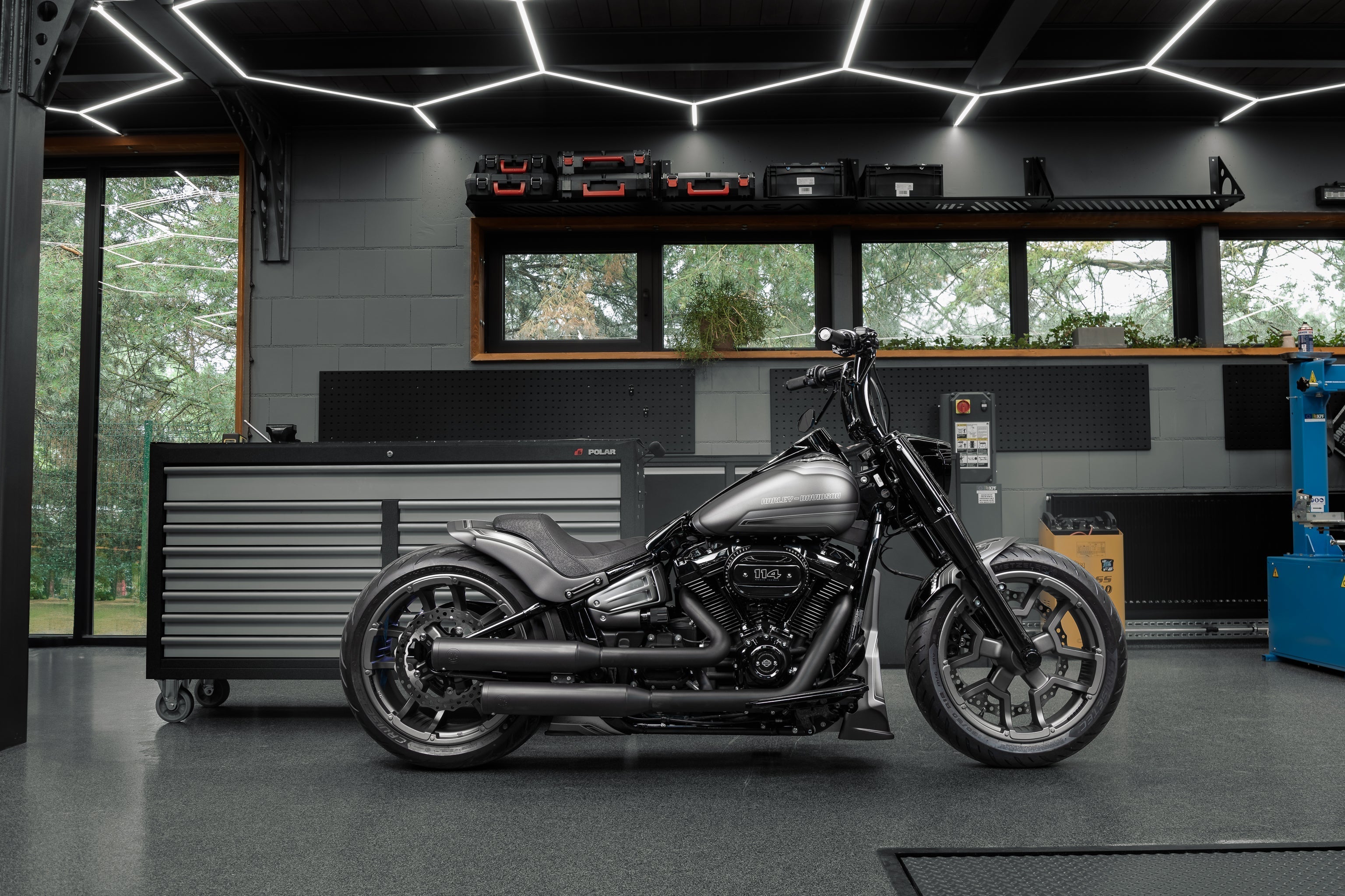 2021 H-D FAT BOY FLFBS 114 "MEGATRON" – Killer Custom